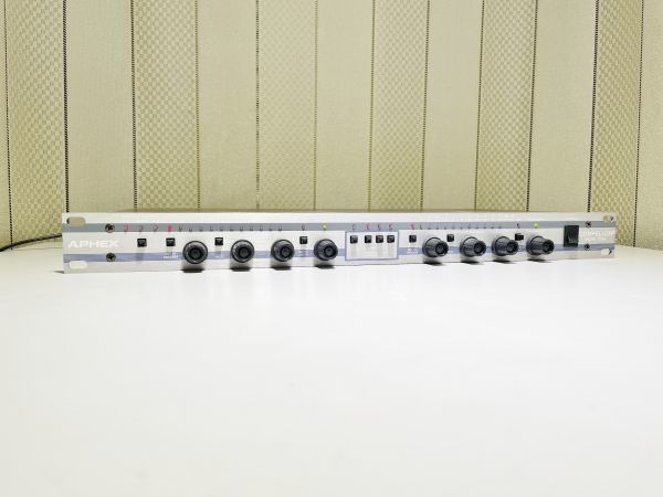 【やや傷や汚れあり】APHEX 320A 中古動作品 COMPELLOR コンプレッサー/レベラーリミッター 2の落札情報詳細 - ヤフオク ...