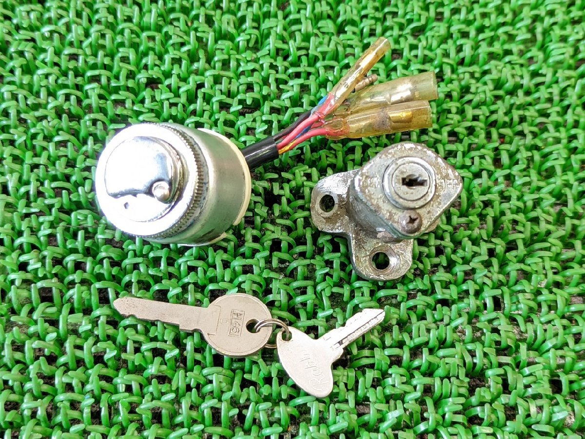 【傷や汚れあり】 富士重工 ラビット S82S キーセット メインキーシリンダー ハンドルロック S82-426*** 検索 S82 S82K S72 S301 [R040714]の落札情報 ...