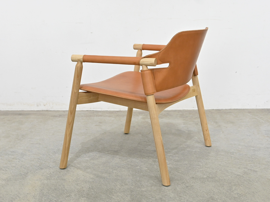 【目立った傷や汚れなし】展示美品 イタリア MIDJ “SUITE” 本革×アッシュ材 アームチェア 20万/カッシーナ 北欧モダン イデー ...