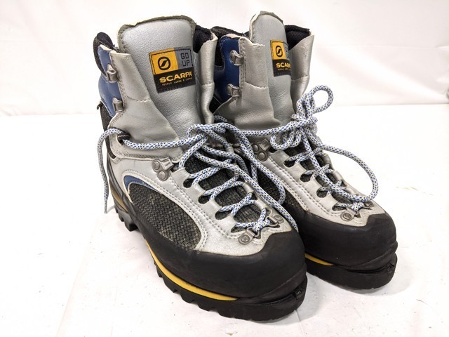【傷や汚れあり】C52 登山靴 トレッキングシューズ SCARPA スカルパ FRENEY XT シルバー×ブラック サイズ：38(約24 ...
