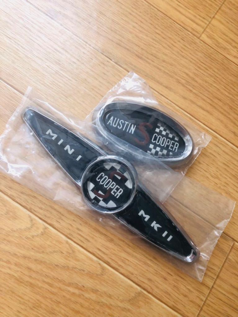 【未使用】e5）未開封新品（t12000）クラシックミニmini オースチンクーパーs MkⅡ用 フロント＆リヤエンブレムセット ミニパーツ