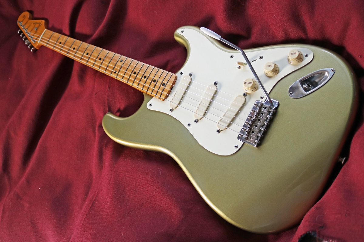 【傷や汚れあり】【Fender Japan】ST54-LS Pewter／'54 Stratocaster Gold Lace Sensor ...