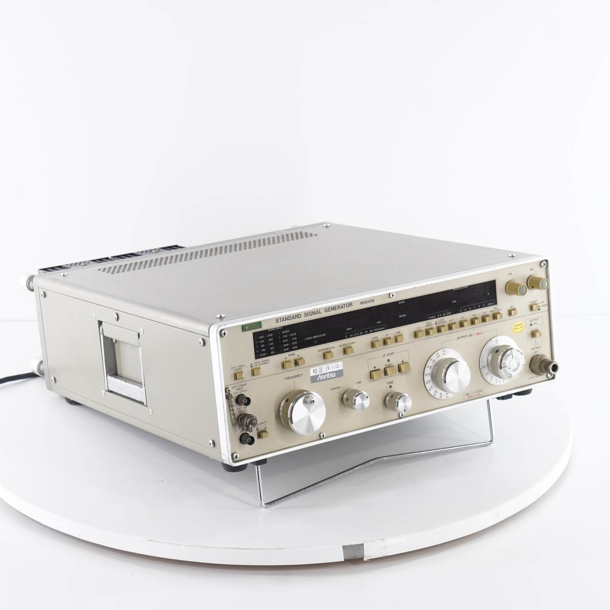 【やや傷や汚れあり】[JB] USED MG645B Anritsu STANDARD SIGNAL GENERATOR...[04080 ...