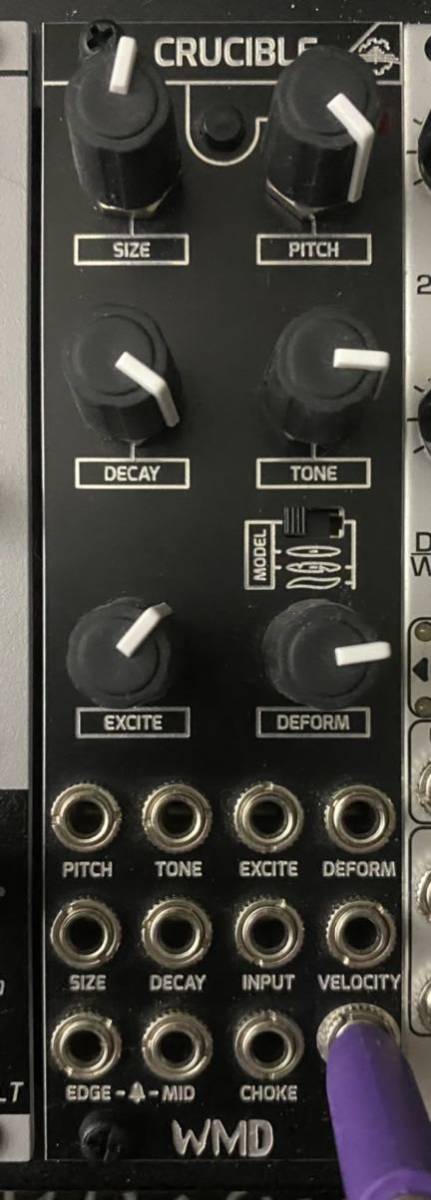 【目立った傷や汚れなし】WMD Crucible モジュラーシンセ の落札情報詳細 - ヤフオク落札価格検索 オークフリー