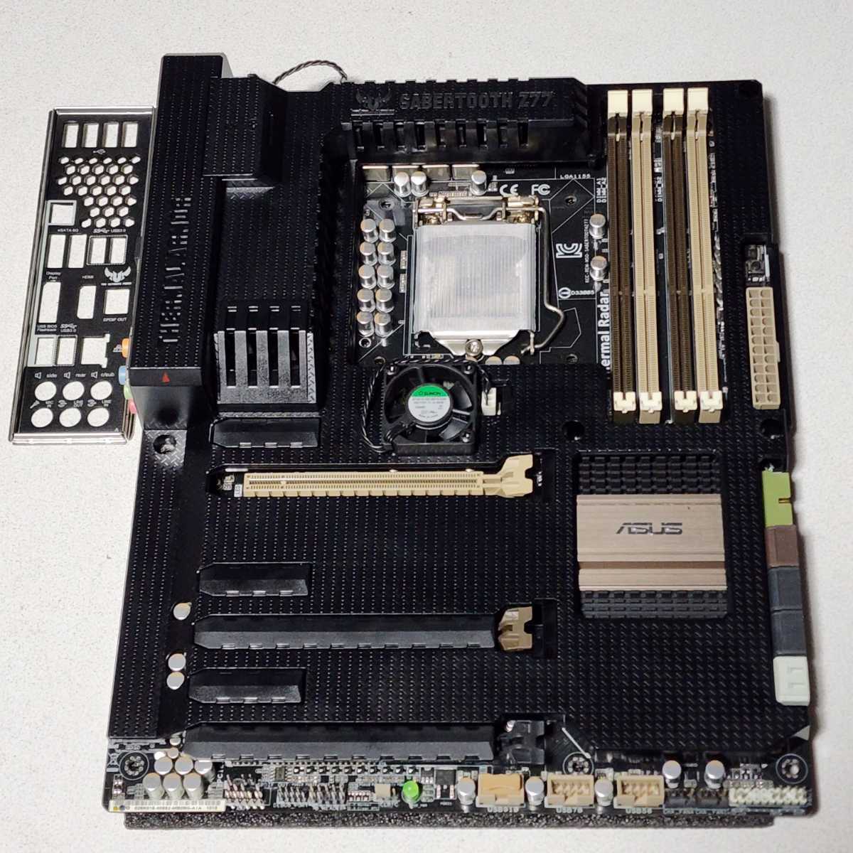 【目立った傷や汚れなし】ASUS SABERTOOTH Z77 IOパネル付属 LGA1155 ATXマザーボード 第2・3世代CPU対応 ...