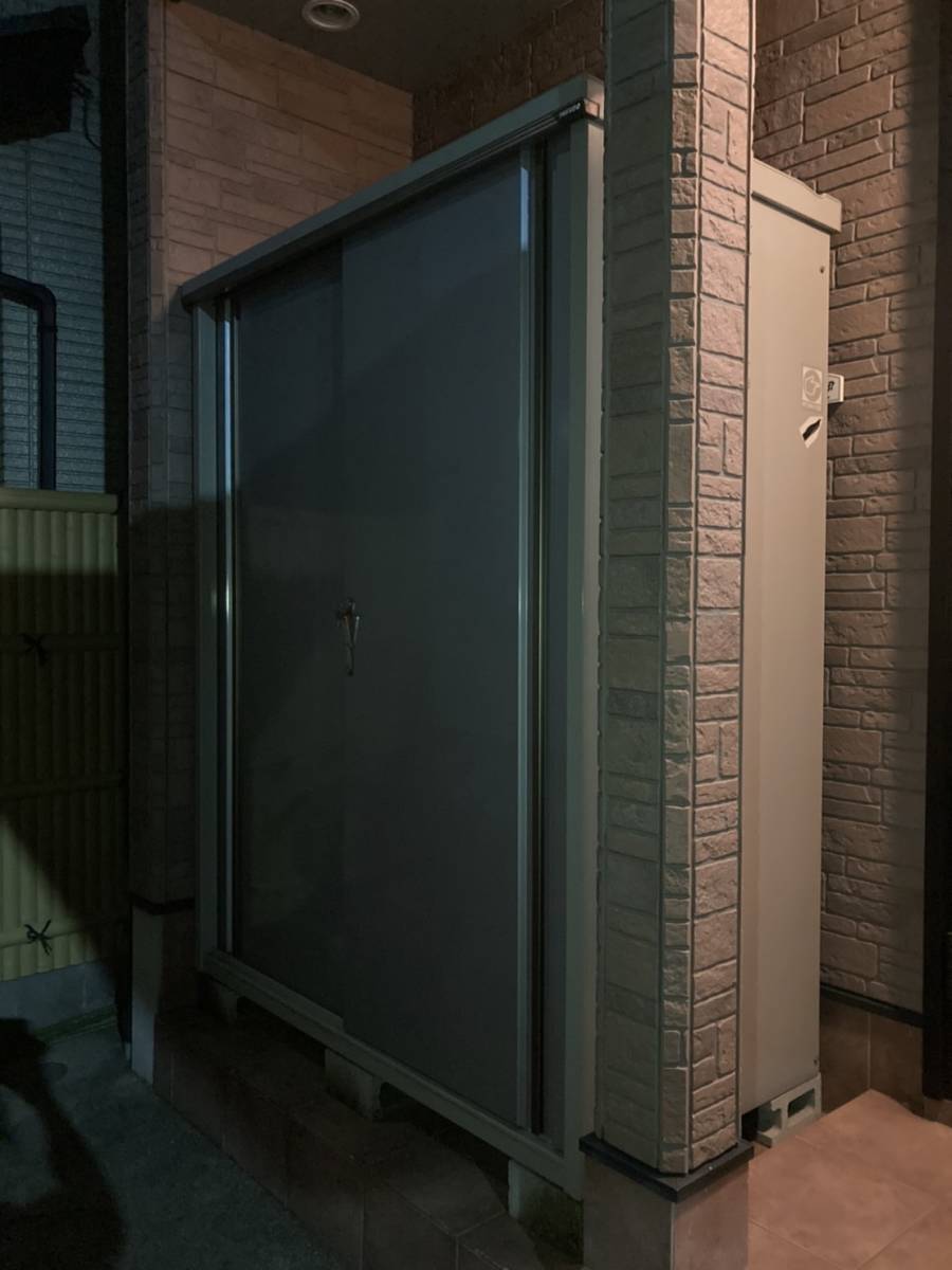 【やや傷や汚れあり】TAKUBO タクボ物置 高さ2,100×幅1,820×奥行2,280mm 鍵付き 解体済み エリア限定 埼玉県川口市発 ...