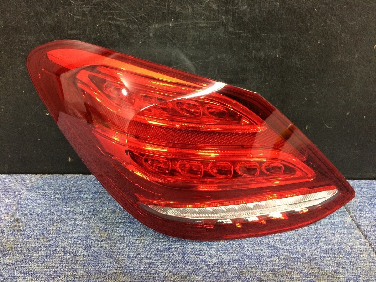 【傷や汚れあり】Mercedes Benz メルセデスベンツ Cクラス W205 純正 LED テールランプ テールライト 左 LH ...