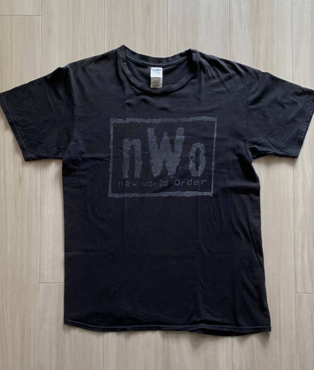【目立った傷や汚れなし】『nWo(new world Order)』ロゴTシャツ MサイズGILDAN ブラック黒染み込みプリント半袖 ...