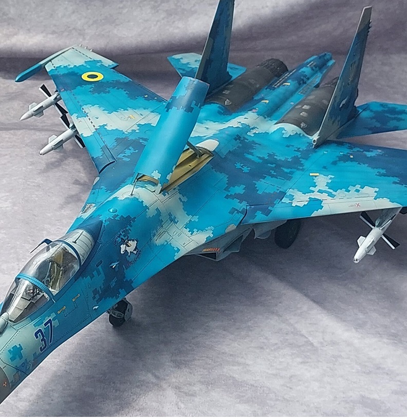 【やや傷や汚れあり】【半額～!!】≪Su-27フランカー（ウクライナ/デジタル迷彩）≫ 1/32（約70㎝）トランぺッター改の落札情報詳細 - Yahoo!オークション落札価格検索 オークフリー