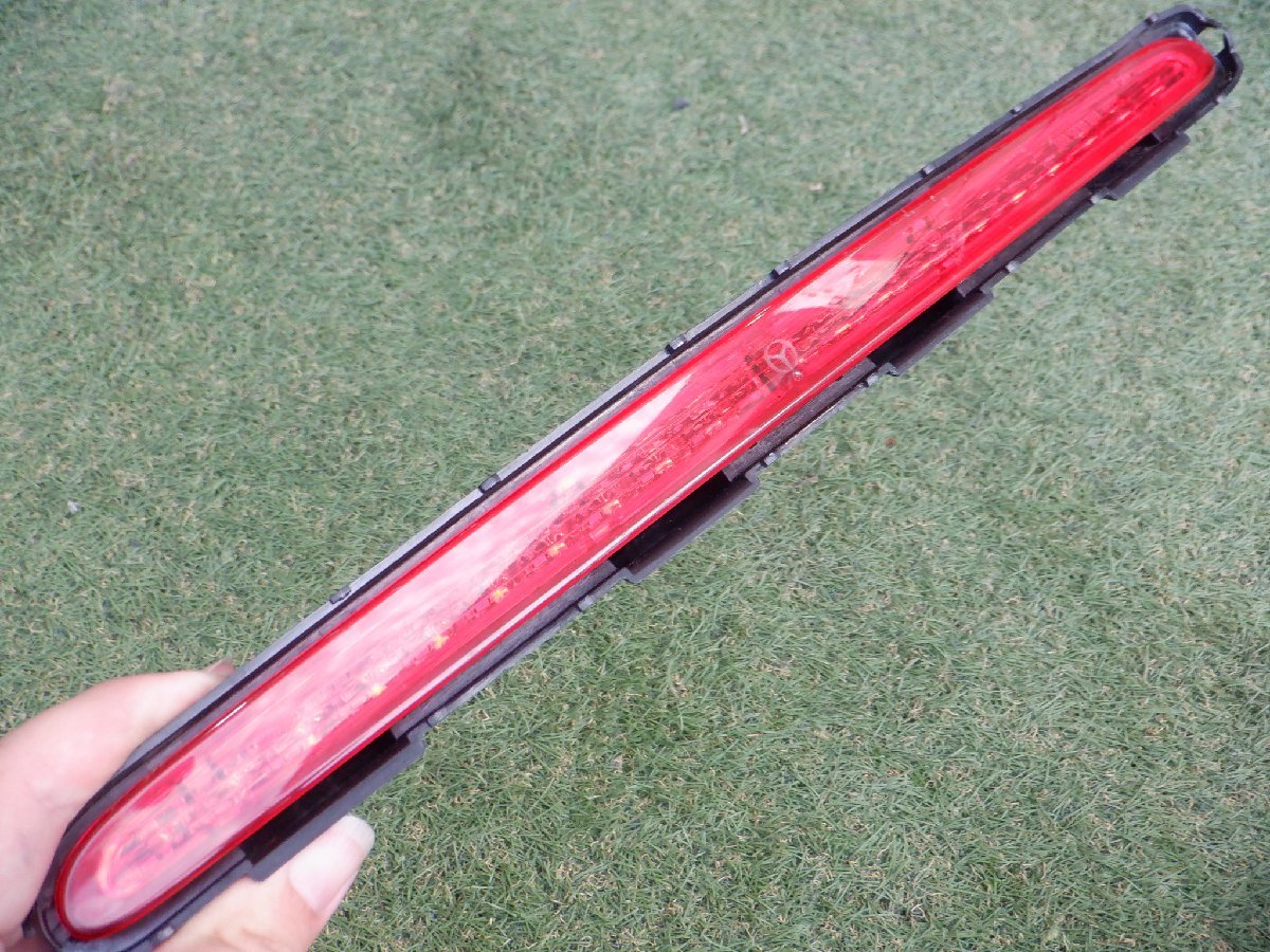 【傷や汚れあり】ベンツ純正 W211 Eクラス ハイマウントストップランプ A2118200156 Y-22-11-399の落札情報詳細 ...