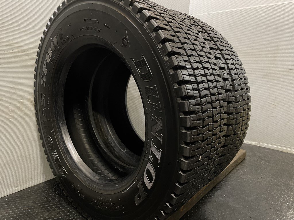 【傷や汚れあり】DUNLOP SP001 215/70R17.5 123/121J 17.5インチ ライトトラック用 スタッドレス 2本 21 ...