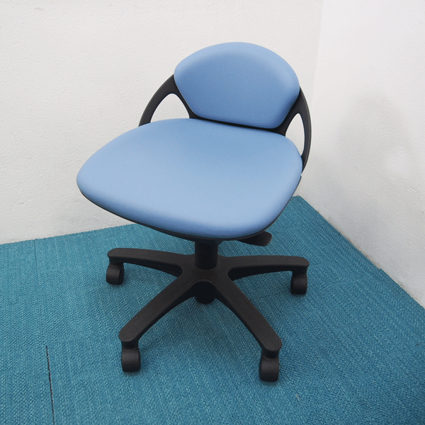 【目立った傷や汚れなし】良品 ITOKI Prego(プレーゴ)シリーズ オフィスチェア 2021年製 スーパーローバック 肘なし キャスター付 KZ-470DL-T2B7 (IA50) の ...