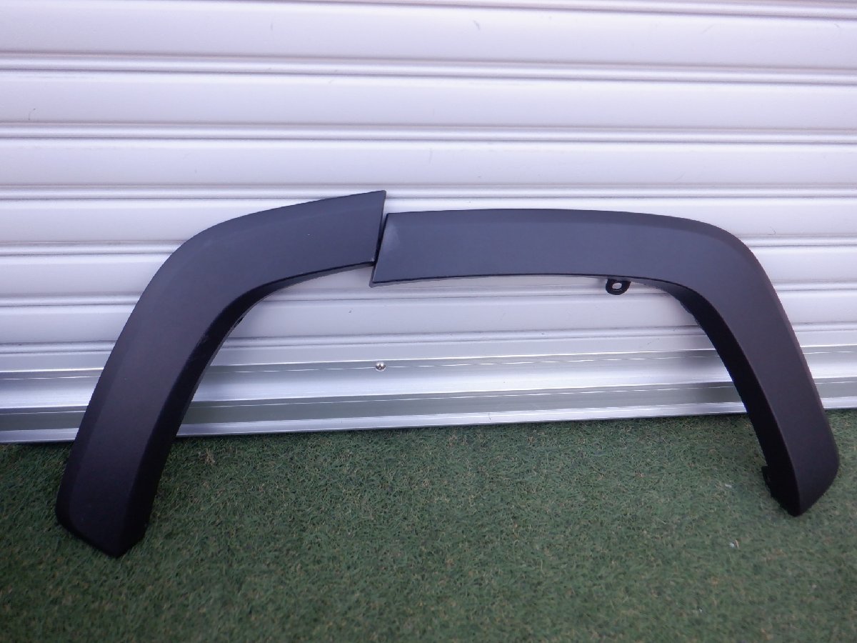 【未使用に近い】新車外し トヨタ純正 MXAA52 MXAA54 AXAH52 AXAH54 RAV4 ラブ4 リア 左側 フェンダーモール ...