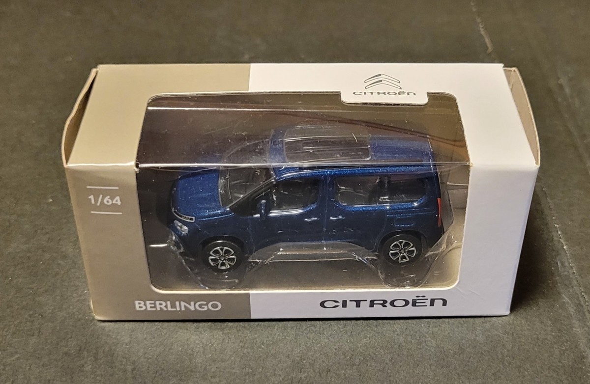【未使用に近い】シトロエン ベルランゴ ミニカー 1/64 CITROEN BERLINGO の落札情報詳細 - ヤフオク落札価格検索 オークフリー