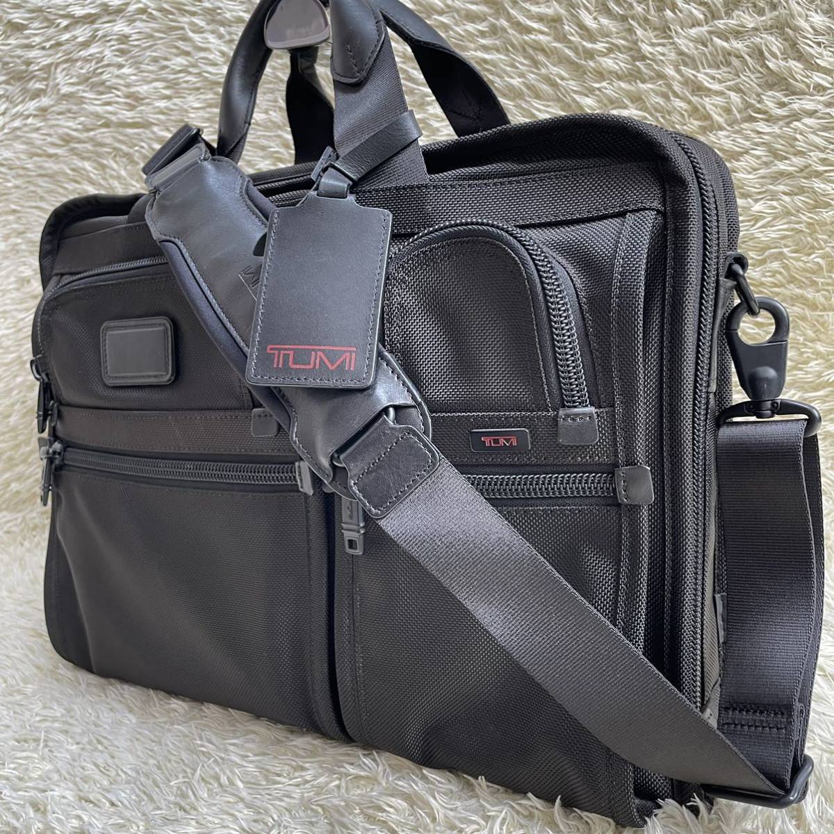 【未使用に近い】極美品 TUMI トゥミ 26114DH Compact Large Screen Computer Brief ブリーフケース 黒 ビジネスバッグ ナイロン ブラック ...