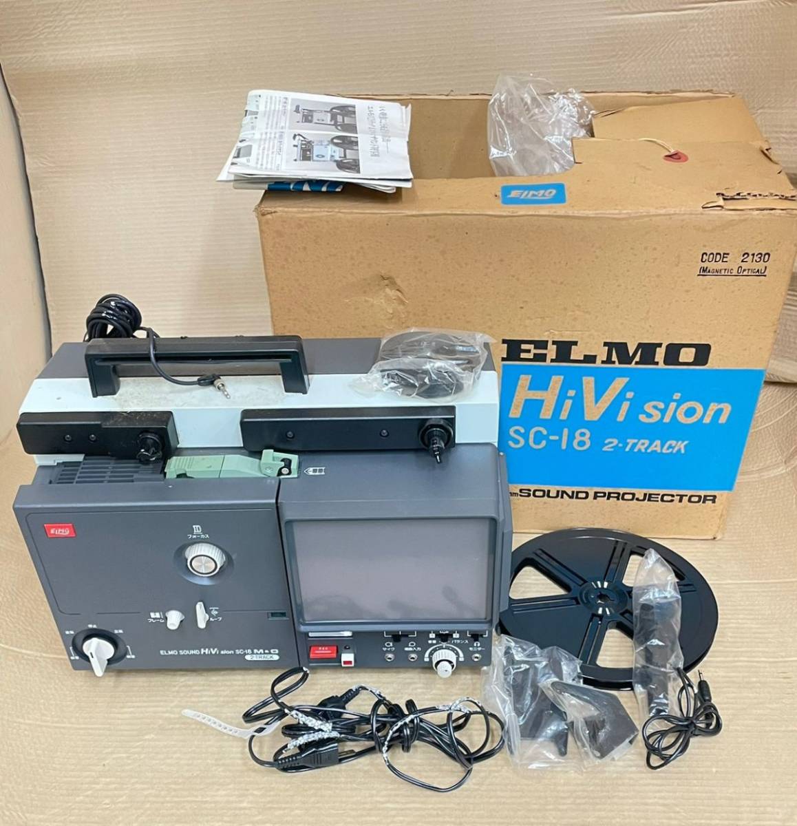 【傷や汚れあり】E607-O15-3073 ELMO エルモ 8mm 8ミリ 映写機 HIVISION SC-18 2-TRACK 箱/説明書 ...
