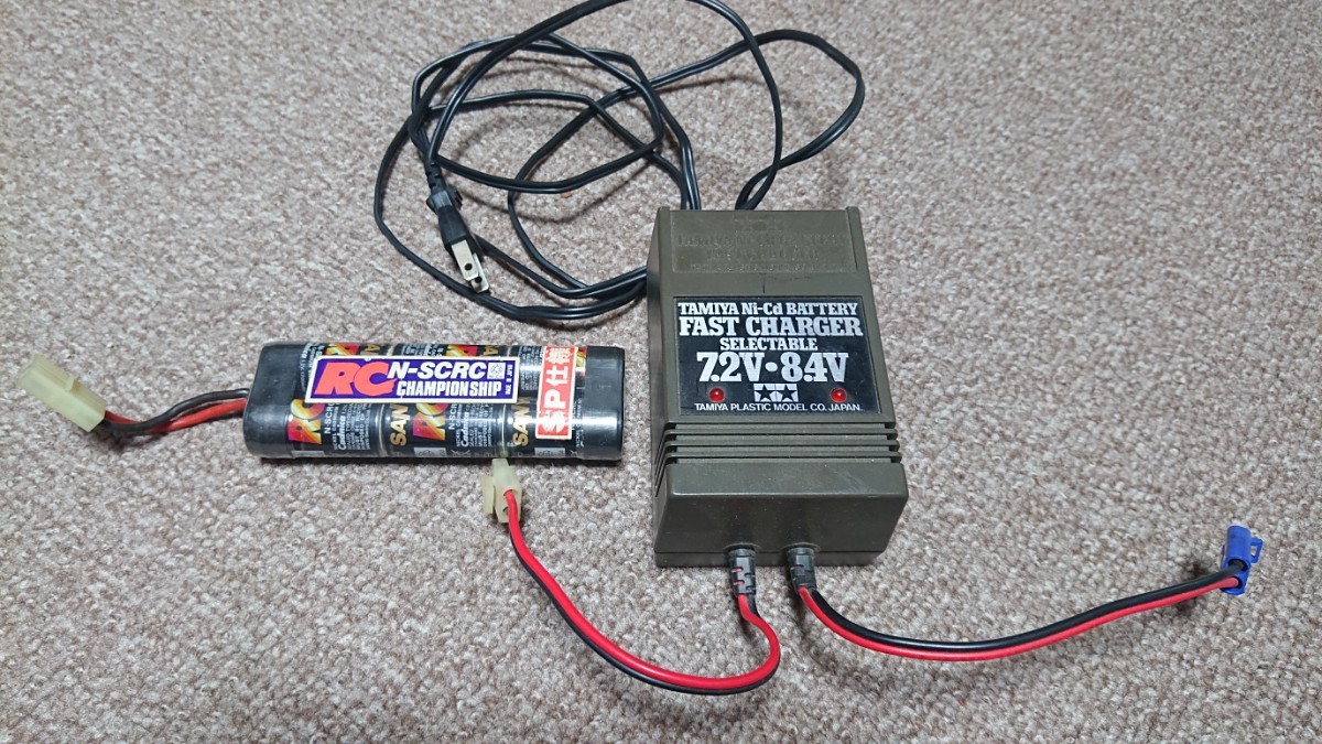【傷や汚れあり】TAMIYA/タミヤ ニカドバッテリー急速充電器 7.2V 8.4V-1200mAh ラジコン Ni-Cd BATTERY ...