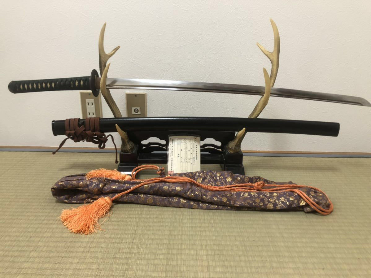 【目立った傷や汚れなし】 D 日本刀 無銘 真剣 乱刃 長さ71.5cm 反り1.5cm 目くぎ穴1個 刀袋あり 銃砲刀剣類登録証あり 刀 刀剣 武具 刀装具の落札情報詳細 - Yahoo ...