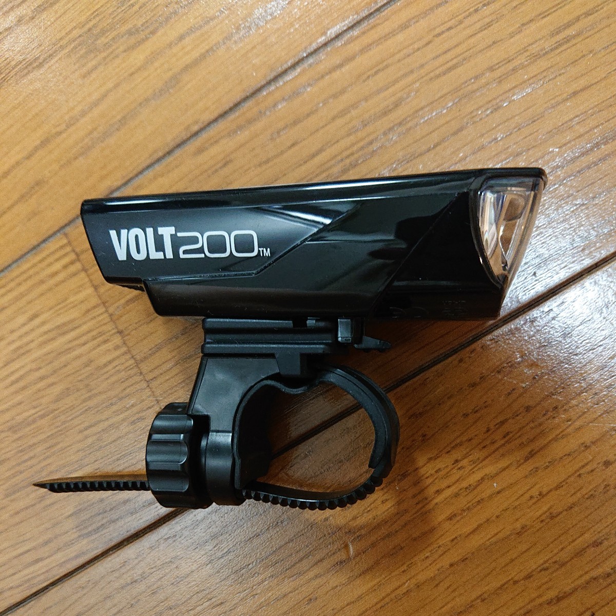 【目立った傷や汚れなし】送料220円～極美品☆Cateye VOLT200 200ルーメン LED充電式ヘッドライト HL-EL151 キャットアイ USB 充電式 ロード自転車の落札情報詳細 ...
