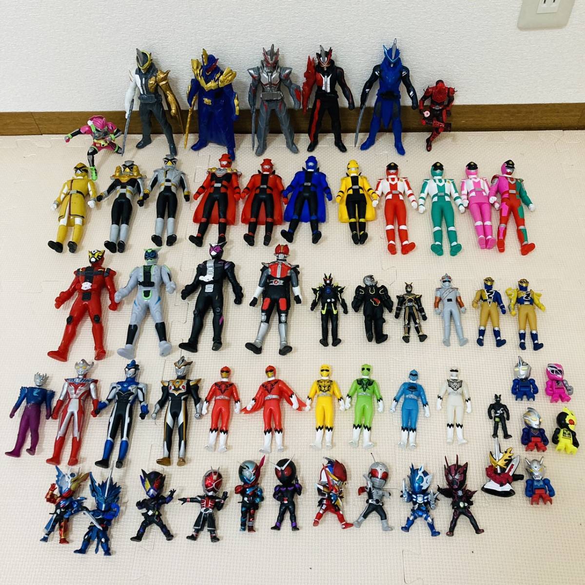 【やや傷や汚れあり】仮面ライダー スーパー戦隊 ウルトラマン 人形 スーパーヒーロー ソフビ フィギュア まとめ おもちゃ バンダイ 東映 ...