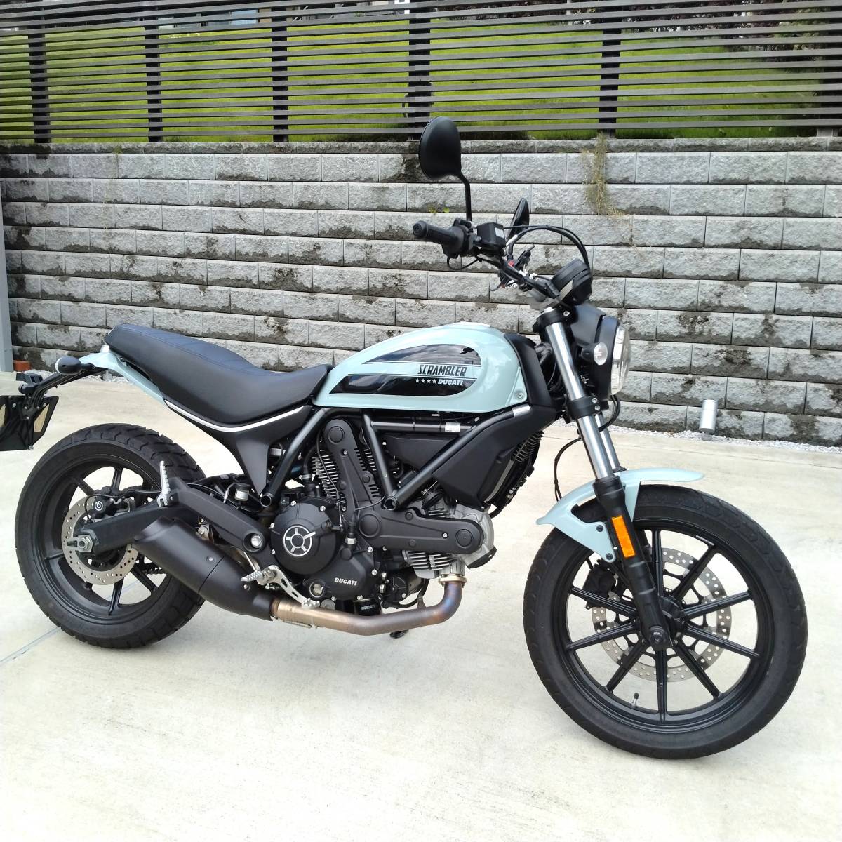 【目立った傷や汚れなし】売り切り！！ 普通二輪で乗れる400ccのDucati ドゥカティ スクランブラーSixty2 1351kmの室内保管車！車検たっぷり延長保証付き！ の落札情報詳細 ...