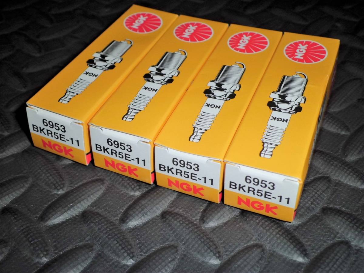 【未使用】新品 即決有 NGK スパークプラグ BKR5E-11 4本セット R1 R2 サンバー KS3 KS4 KV3 KV4 TT1 TT2 TW1 TW2 TV1 TV2 ロードスター ...