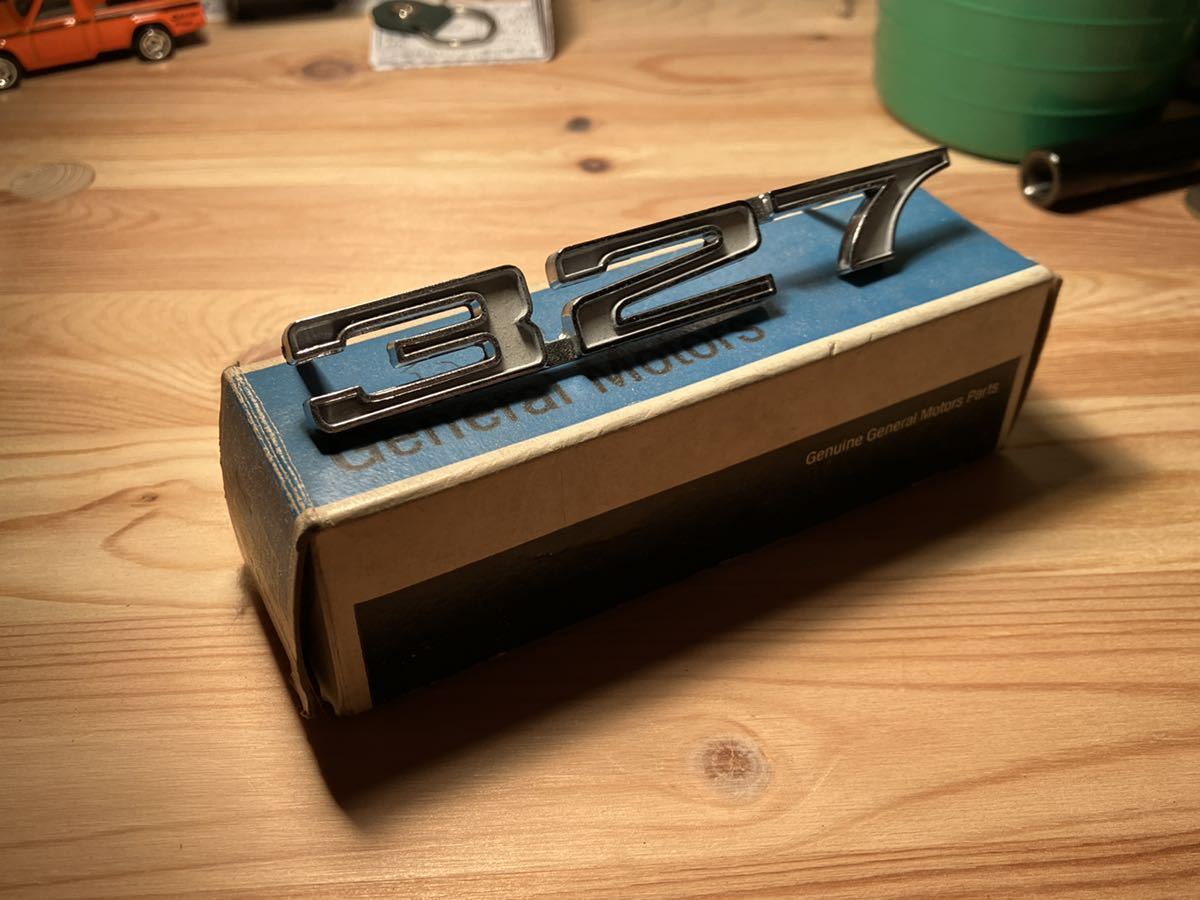【未使用に近い】GM 1968 シボレー カマロ 327 Chevrolet CAMARO 327 GENUINE emblem フェンダー ...