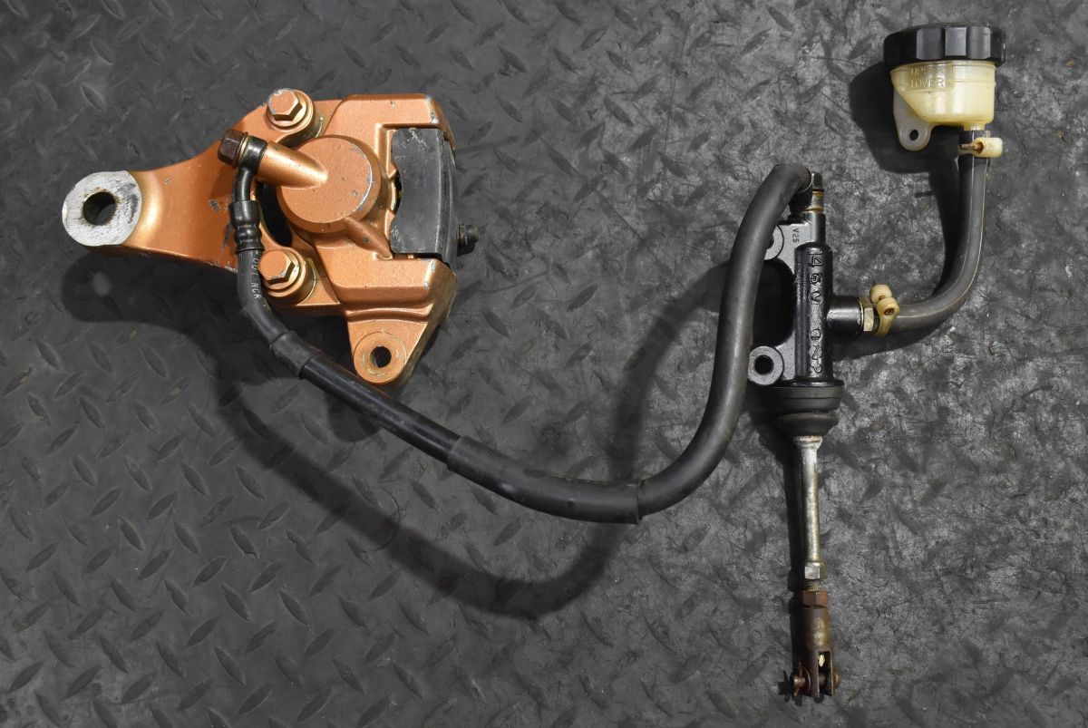 【中古】S283 当時物 純正 GT550 GSX750E リアブレーキASSY 0046 検) GT380の落札情報詳細 - ヤフオク落札価格検索 オークフリー