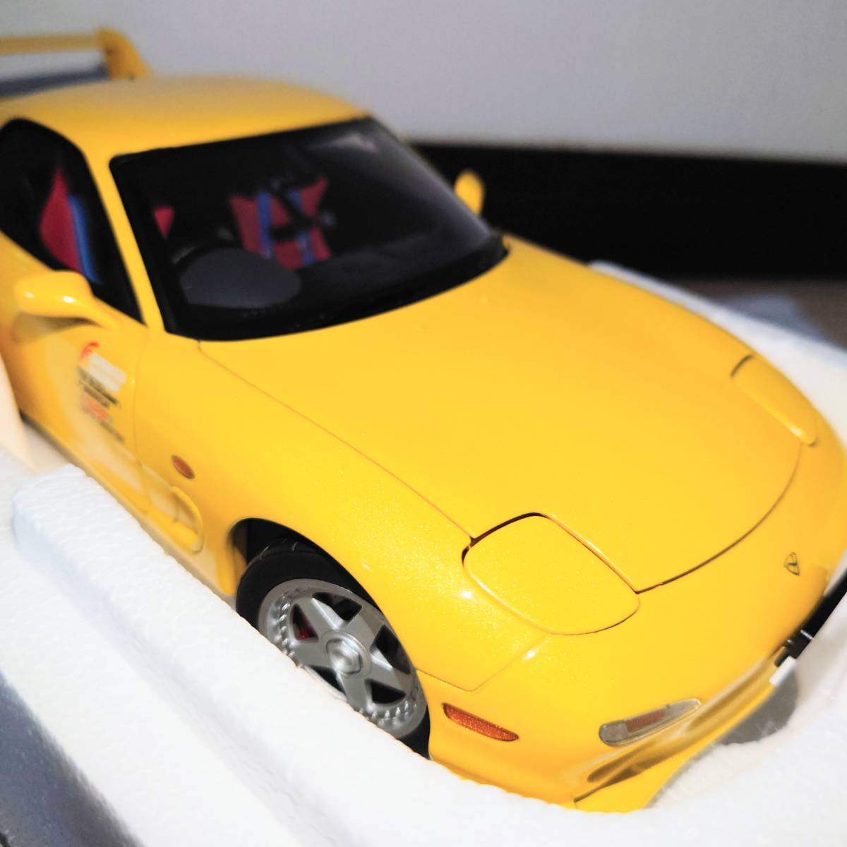 【目立った傷や汚れなし】オートアート 新劇場版 頭文字D 覚醒 マツダ アンフィニ RX-7 (FD3S) 1/18 ミニカー イエロー 頭文字D 高橋啓介の落札情報詳細 - ヤフオク落札価格 ...