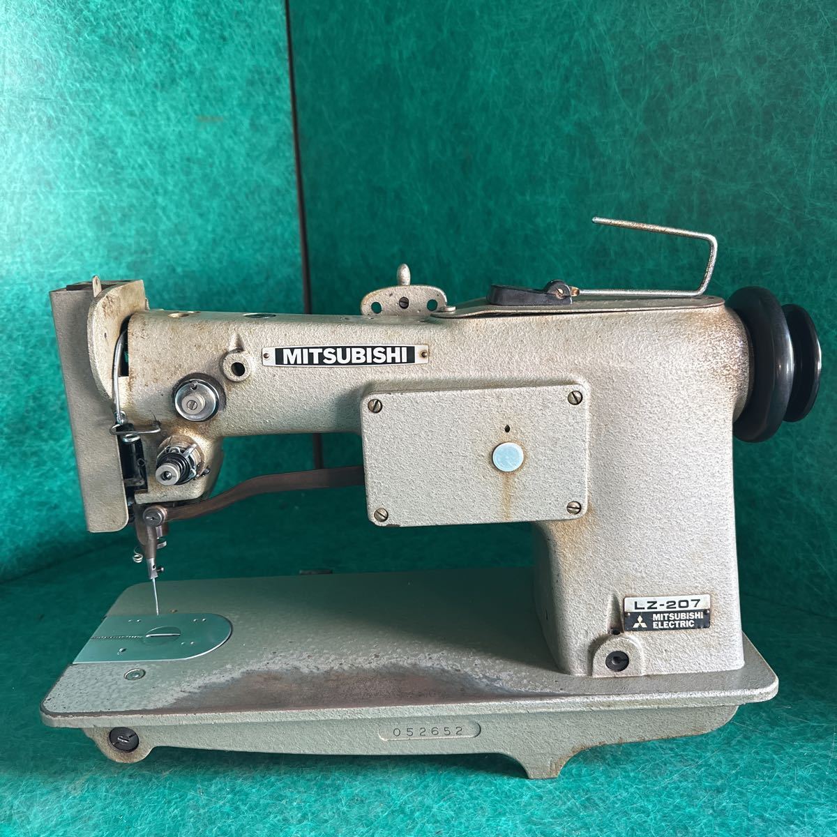 【全体的に状態が悪い】【A0059】アンティーク MITSUBISHI/三菱 LZ-207 ミツビシ 工業用ミシン/足踏みミシン/刺繍ミシン 動作未確認・ジャンク扱い の落札情報詳細 ...