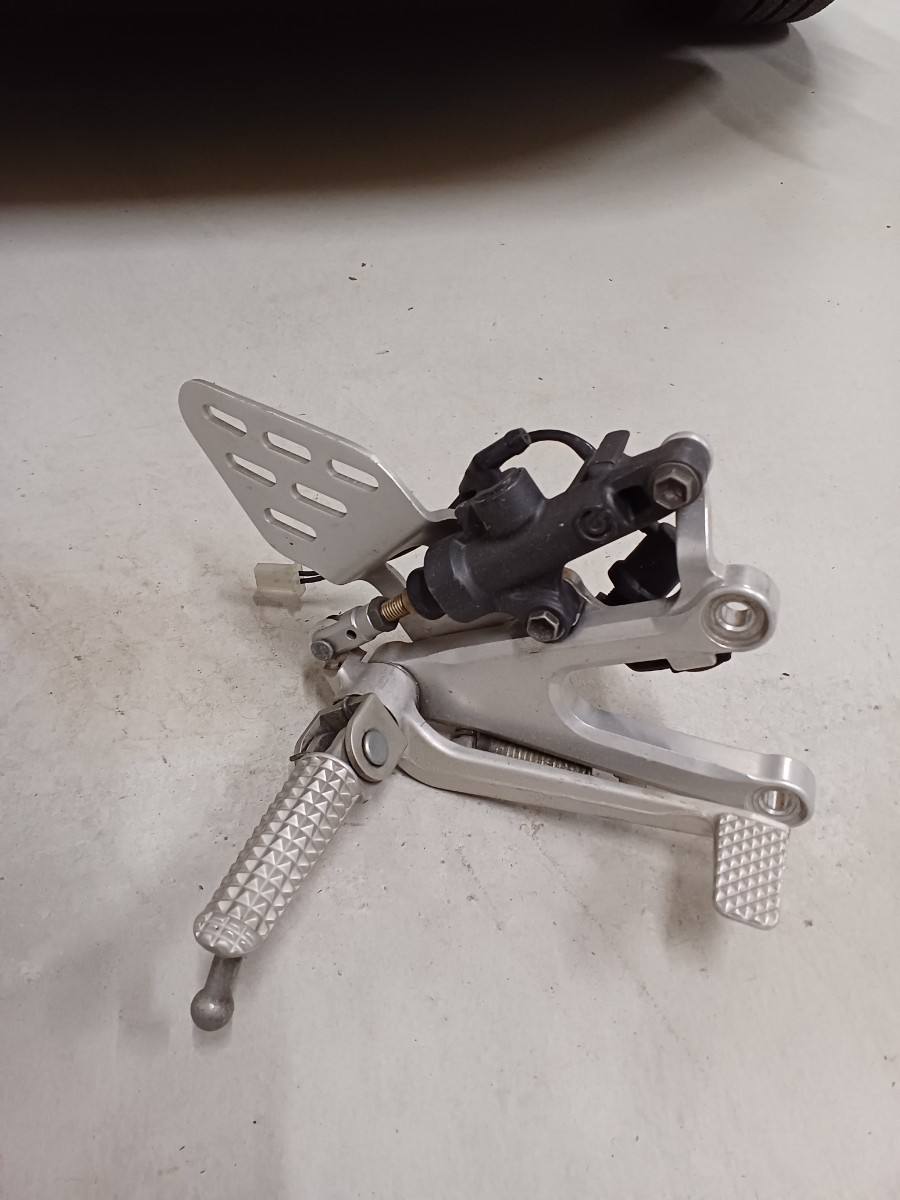 【やや傷や汚れあり】YZF-R6 右ステップ リアブレーキ マスターシリンダ ブレーキペダル 5SL R6 R1の落札情報詳細 - ヤフオク ...