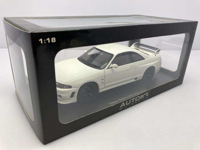 【傷や汚れあり】オートアート 1/18 日産スカイライン GT-R R33 ニスモ Rチェーン マットホワイト 77325 ※まとめて取引 ...