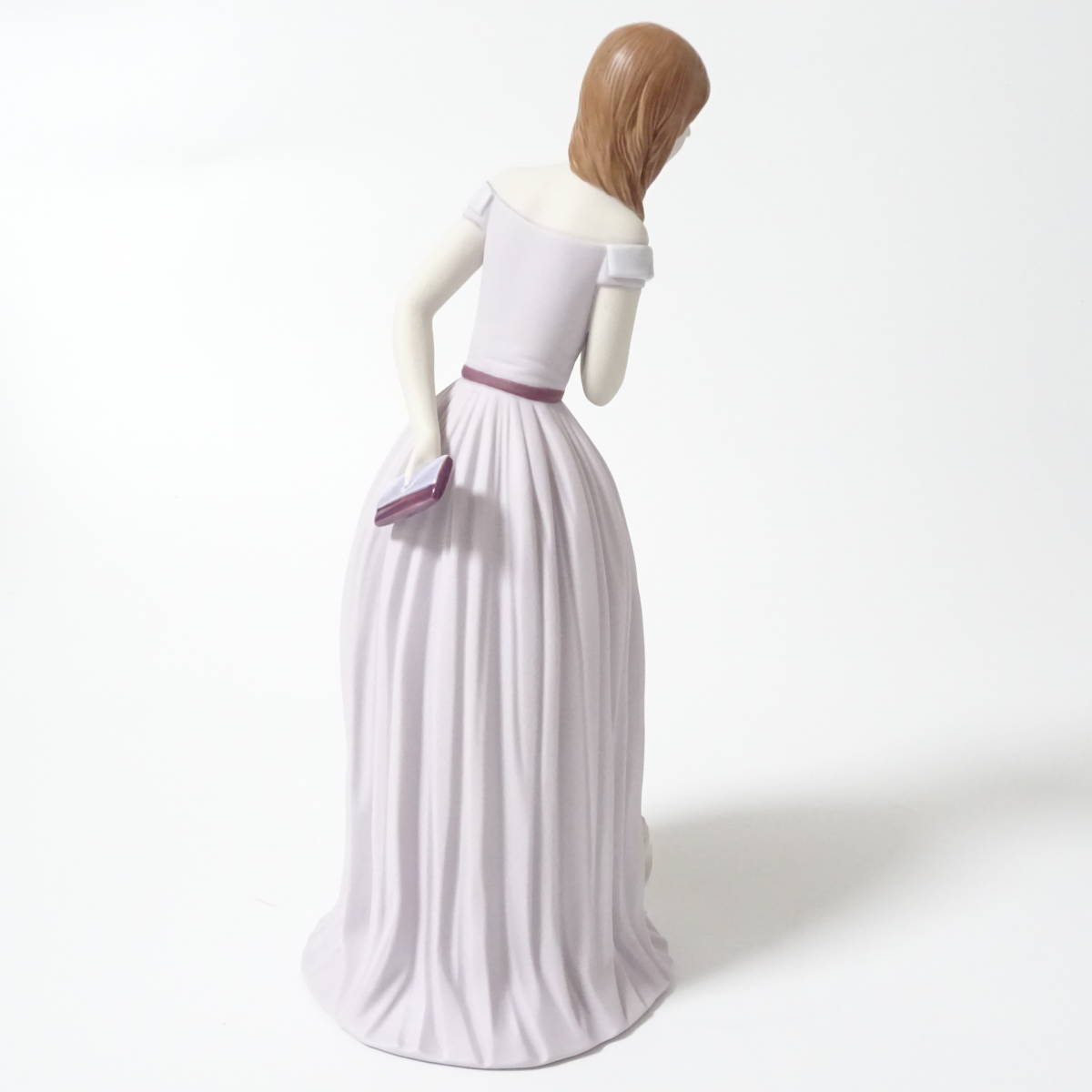【目立った傷や汚れなし】 美品 LLADRO リヤドロ 2019年限定 09378/パーティ会場へ フィギュリン 高さ約29cm【140サイズ ...