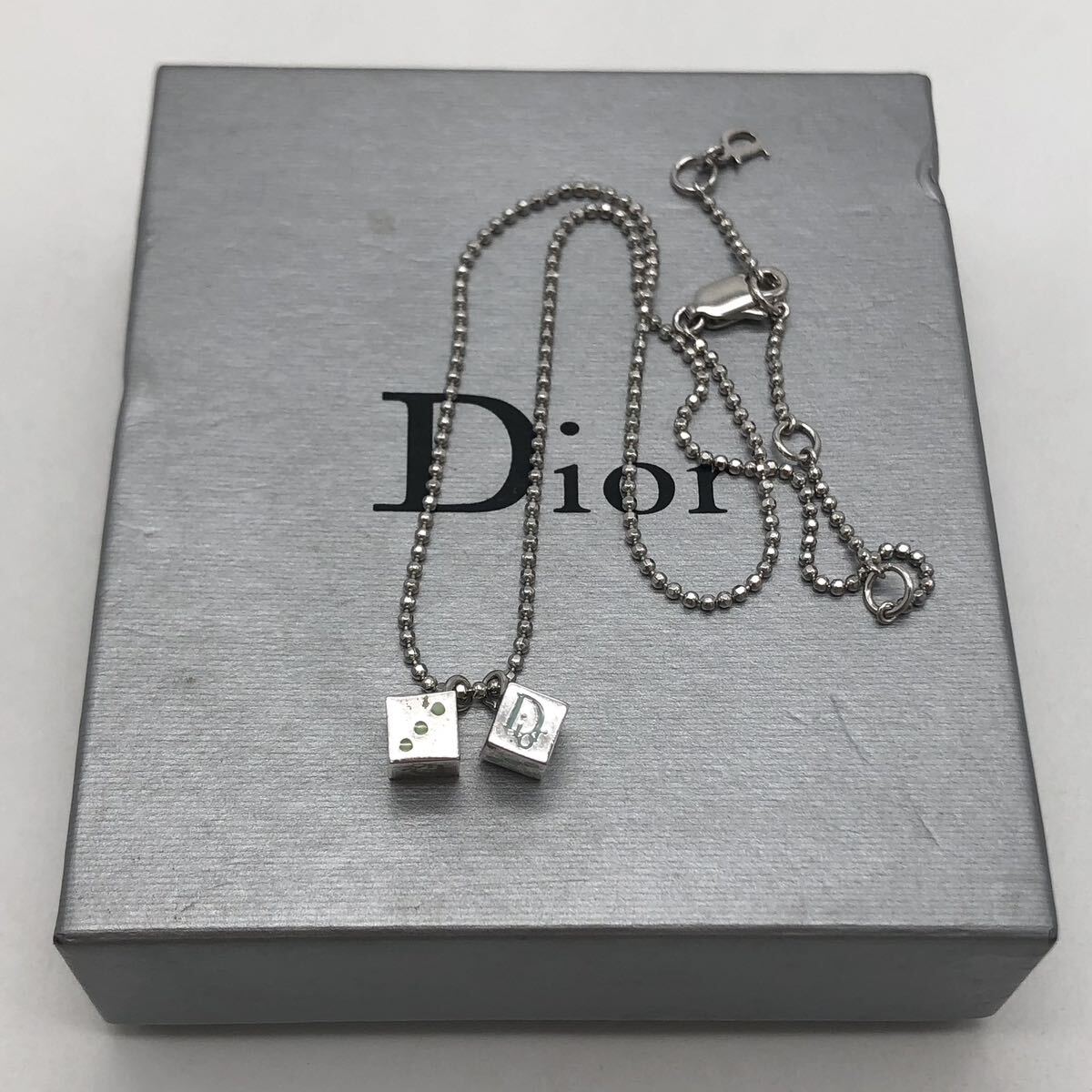【傷や汚れあり】Christian Dior クリスチャン ディオール ネックレス ロゴ サイコロ シルバー アクセサリー P779の落札情報詳細 - Yahoo!オークション落札価格検索 ...
