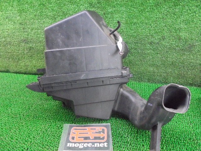 【やや傷や汚れあり】3EP9045YB2 ) 日産 エクストレイル ターボ PNT30 純正エアクリーナーボックス H6X2Z19 ...