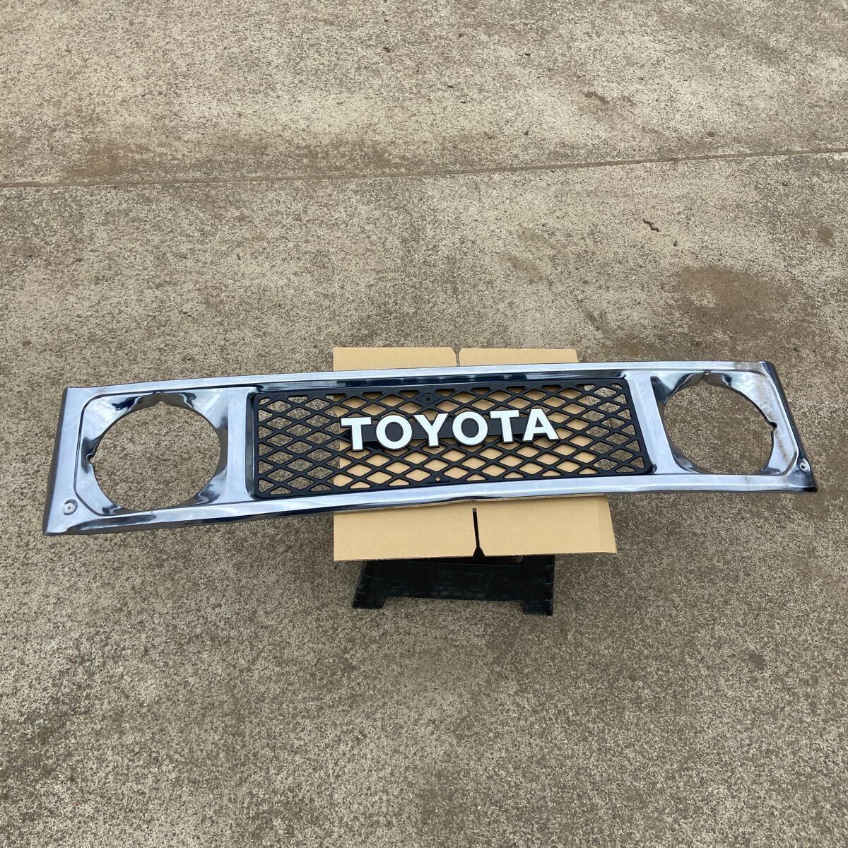 【傷や汚れあり】希少 ランクル70 ランドクルーザー70 HZJ PZJ 70 71 72 73 74 75 76 77 78 79 フロントグリル BJグリル トヨタ 純正 ボンネット ...