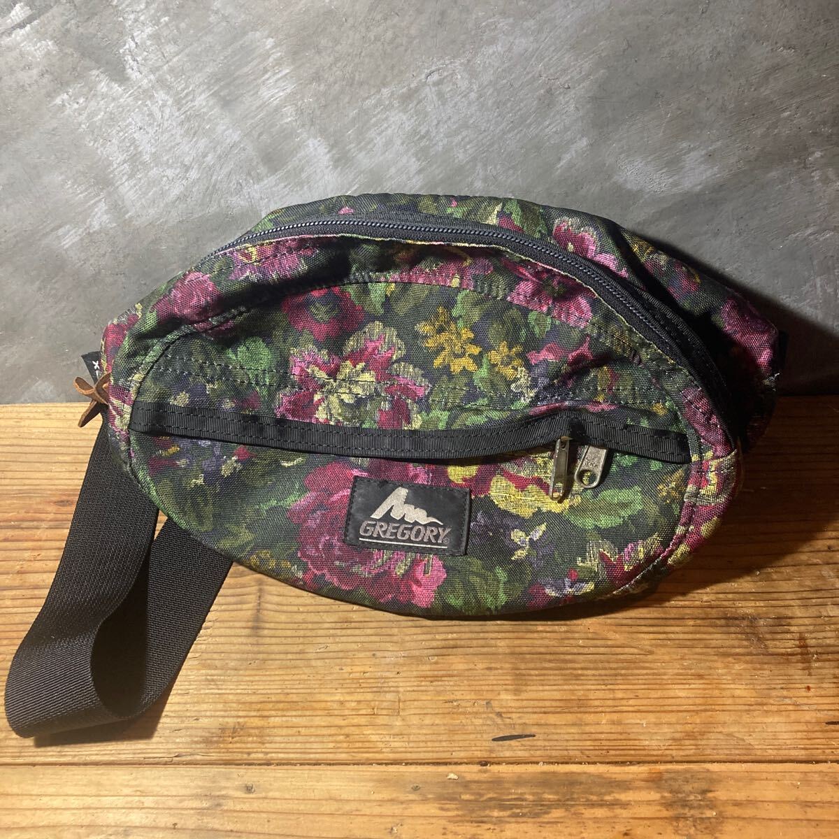 【やや傷や汚れあり】グレゴリー テールメイトXS ガーデンタペストリー USA製 旧タグ ウエストバッグ ショルダーバッグ ポーチ 花柄 フラワー 旧ロゴ GREGORYの落札情報詳細 ...