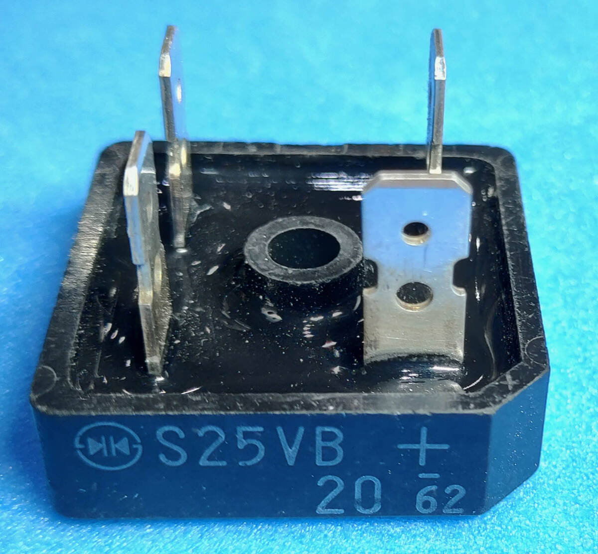 【未使用】ブリッジダイオード S25VB20 200V 25A 新電元 2個 未使用品の落札情報詳細 - ヤフオク落札価格検索 オークフリー