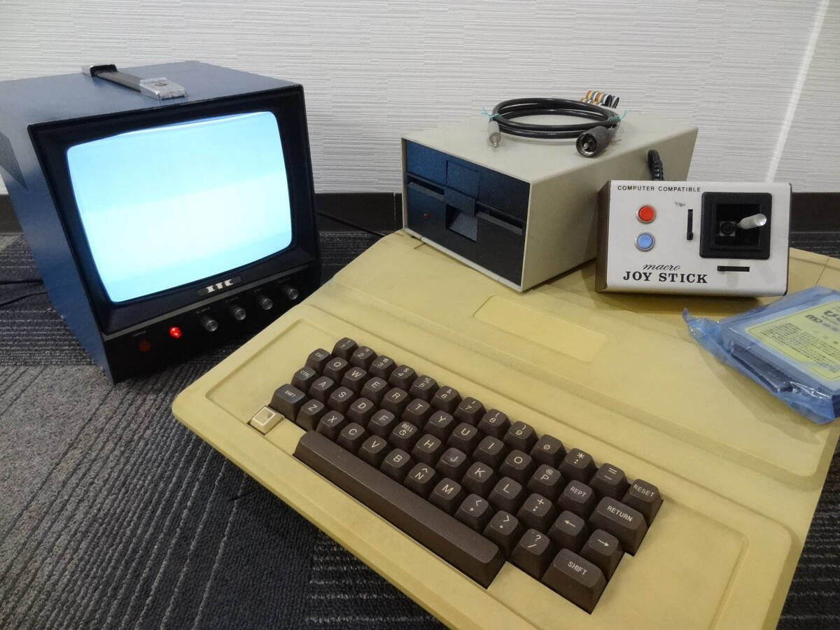 【傷や汚れあり】【珍品】 Apple II 互換機 clone アップル AppleII オールドPC 希少品 Macro コレクターの落札 ...