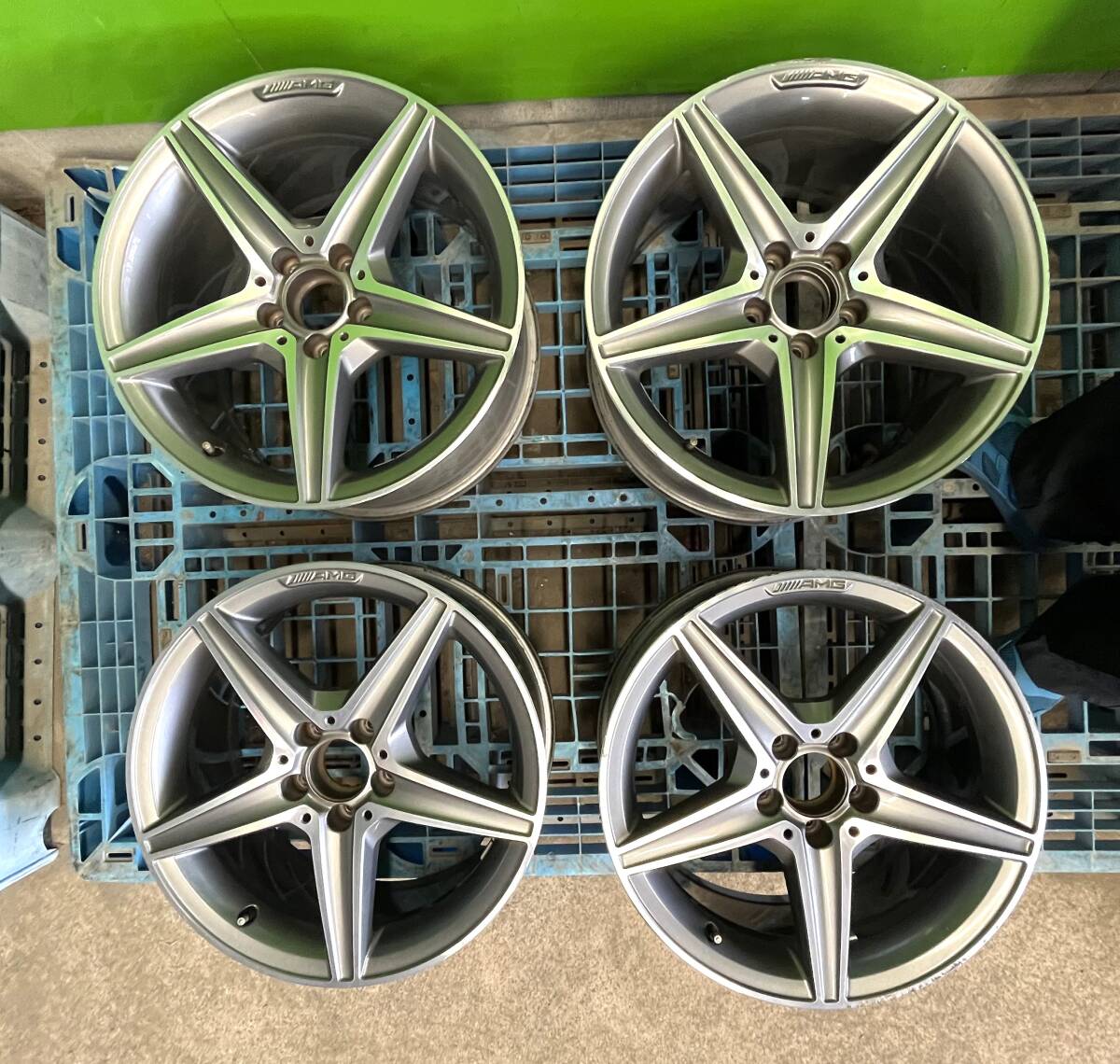 【傷や汚れあり】バリ山 2022年 AMG ベンツ Cクラス W205 純正 ホイール タイヤ 1本 5H-112 18インチ 8.5J+49 ...