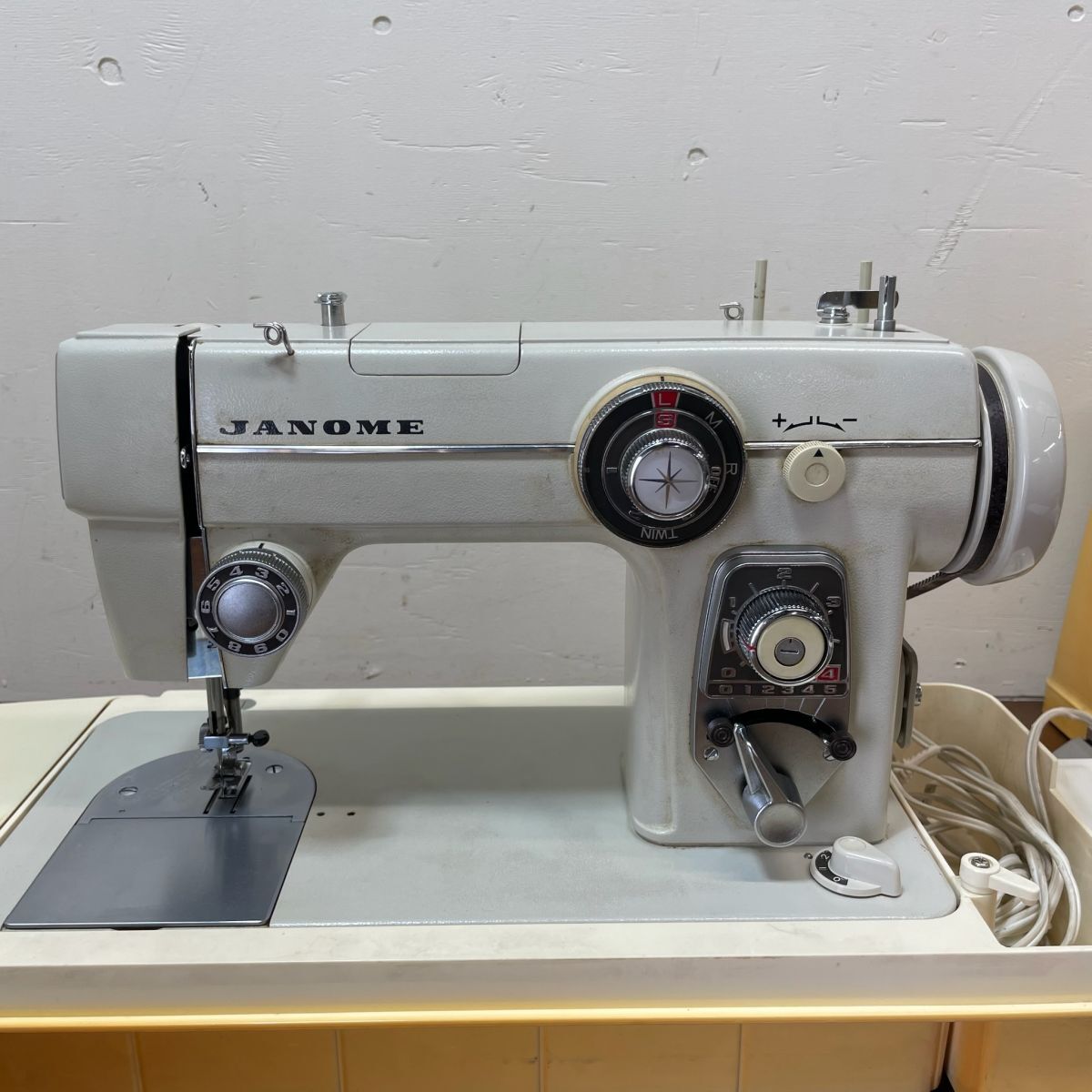 【傷や汚れあり】G5048【通電のみ確認】 JANOME／ジャノメ ミシン SEWING MOTOR TYPE M-105の落札情報詳細 ...