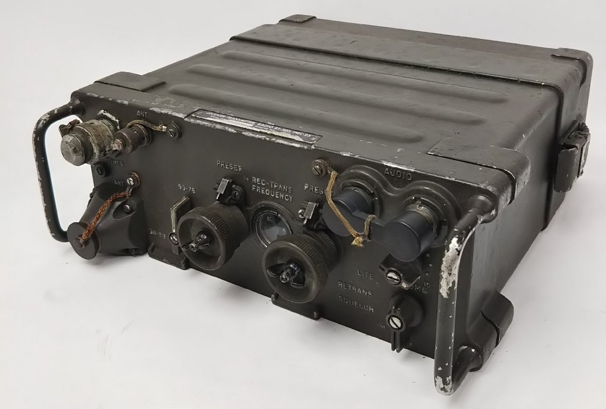 【全体的に状態が悪い】 ジャンク 米軍 軍用 無線 RECEIVER-TRANSMITTER RADIO RT-505/PRC-25 ...