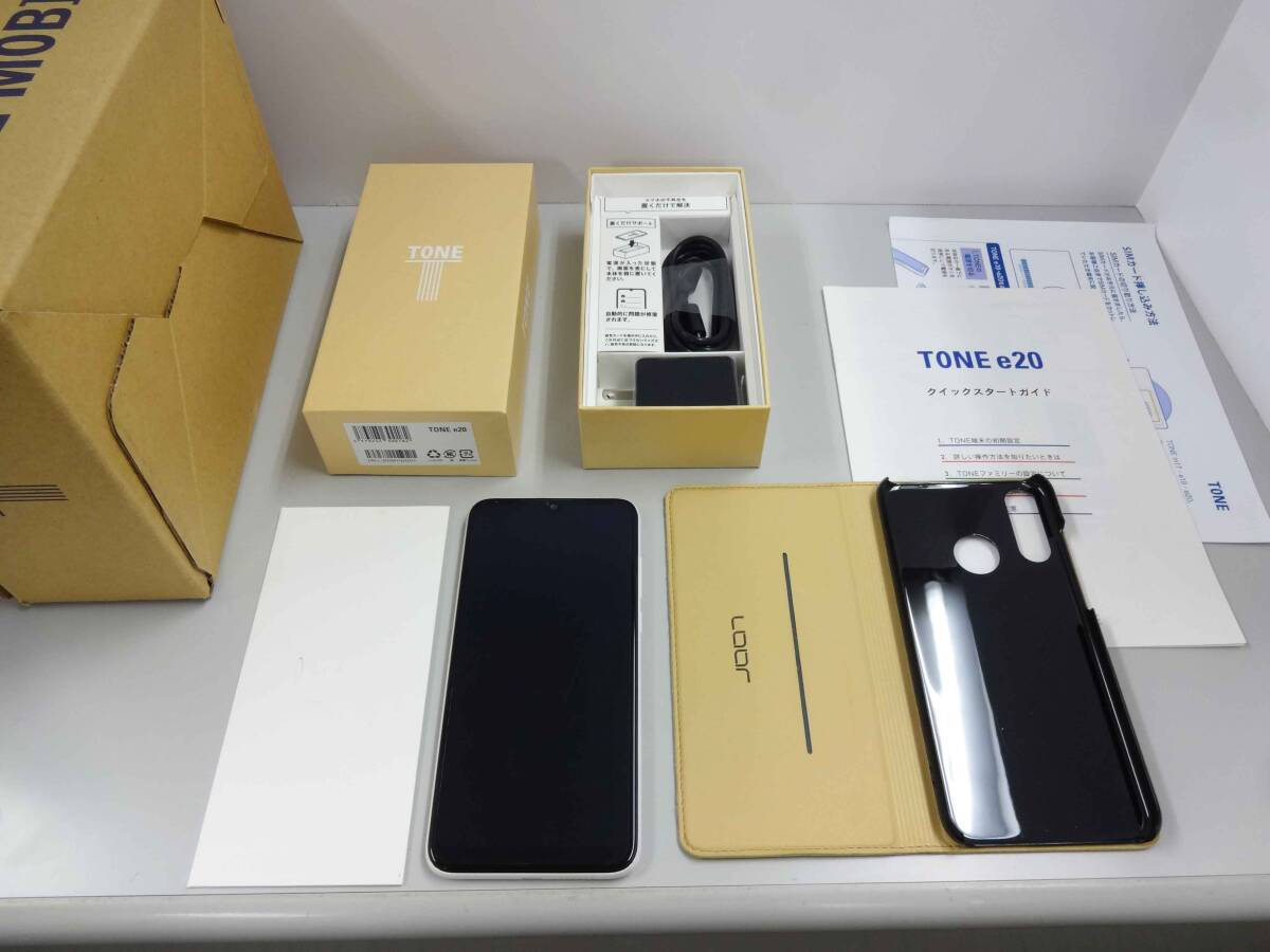 【目立った傷や汚れなし】【動作確認済】TONE e20 ホワイト SIMフリー Android 9.0 ROM64GB RAM4GB トーン・モバイル 箱・付属品あり オクタコア2.0GHz ...