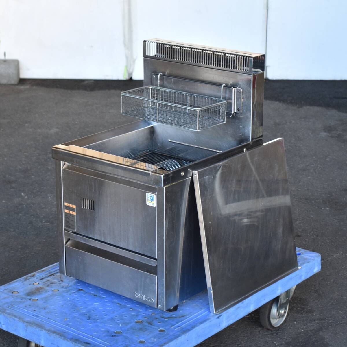 【やや傷や汚れあり】tanico/タニコー 卓上型ガスフライヤー NB-TCFL-C4045G LPガス用 2019年製造 1槽式 小型 動作未確認 現状品『引取歓迎』zyt1652ジ ...