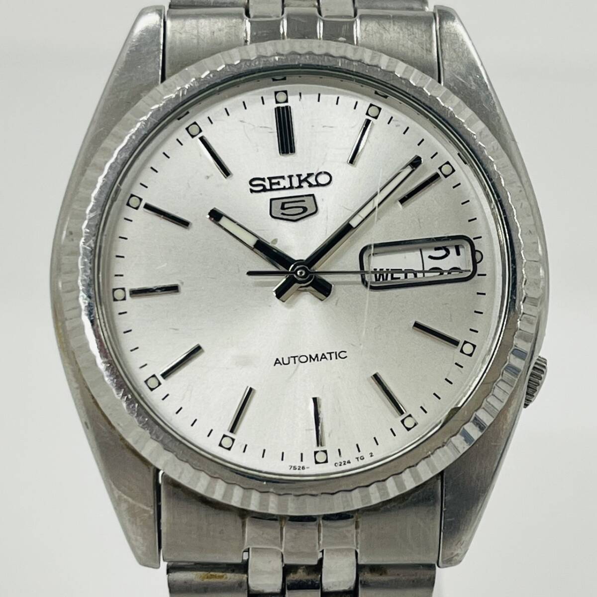 【傷や汚れあり】C018-I57-2505 ★ SEIKO 5 セイコーファイブ 7S26-0500 自動巻き メンズ 腕時計 純正ベルト 裏スケ デイデイト シルバー ラウンド 時計の落札 ...