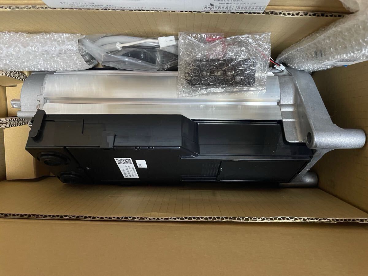 【未使用】三和シャッター 開閉機 SB2015ER-R100V右形モーターセット取り付けボルトブレーカー巻き上げチェーンリモコン障害物検知装置 ...