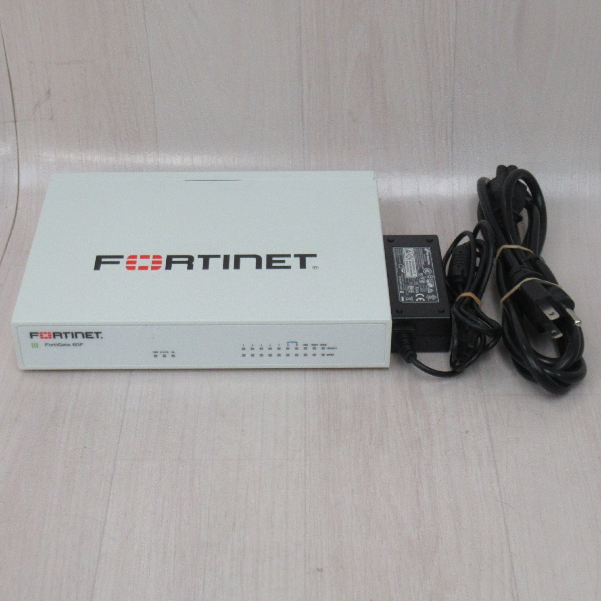 【やや傷や汚れあり】Fortinet FG-60F FortiGate-60F UTM FW：v7.0.14 ライセンス27年06月17日迄 ...