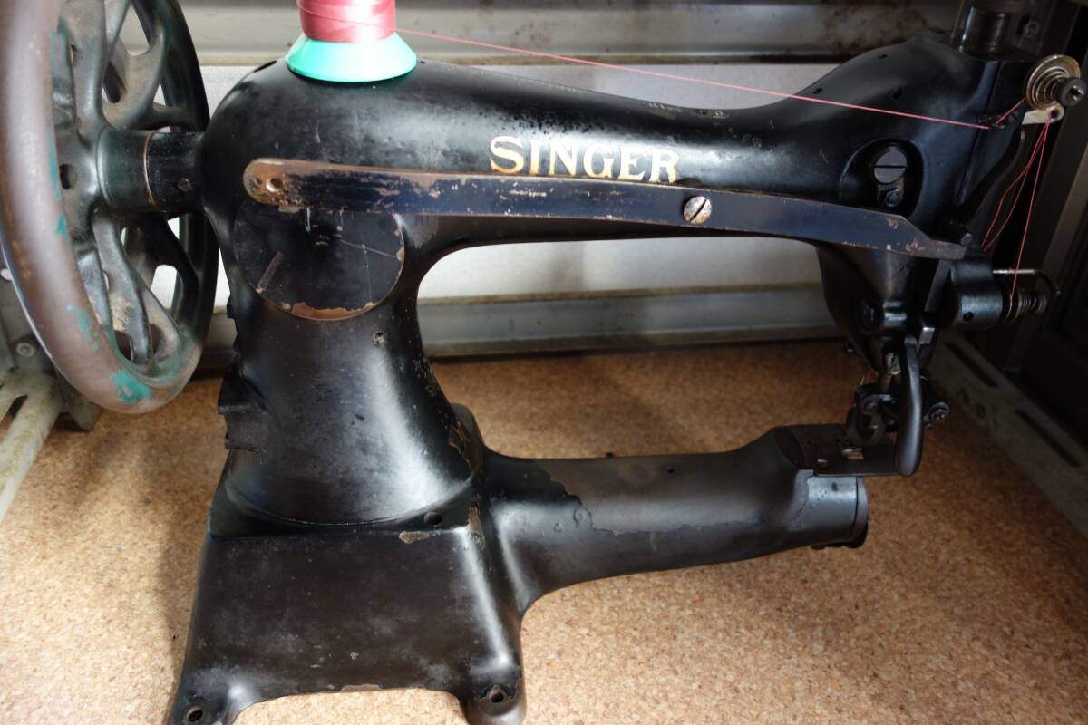 【傷や汚れあり】動作良好 1938年製 singer 45k 希少な純正ローラー押さえ付属の落札情報詳細 - Yahoo!オークション落札価格 ...