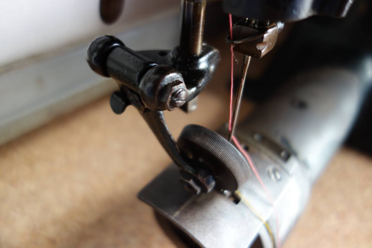 【傷や汚れあり】動作良好 1938年製 singer 45k 希少な純正ローラー押さえ付属の落札情報詳細 - Yahoo!オークション落札価格 ...