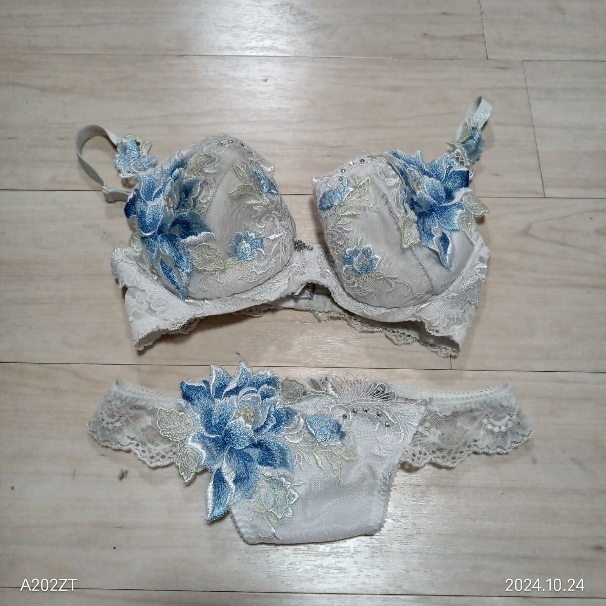 【未使用】 Salute ブラF65 ショーツM 匿名配送の落札情報詳細 - Yahoo!オークション落札価格検索 オークフリー